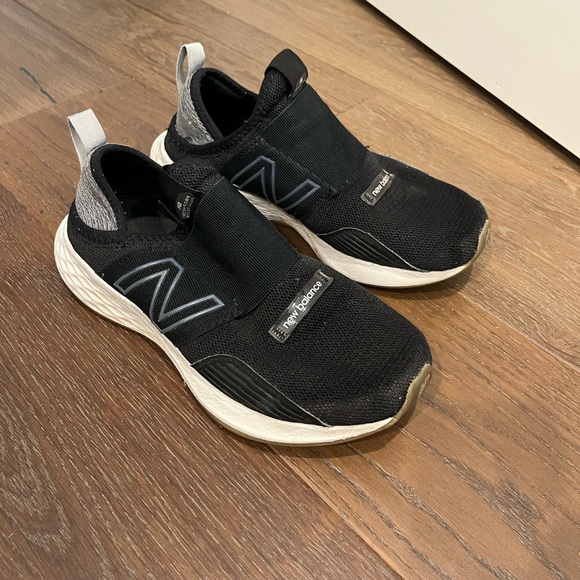 New Balance | Shoes | New Balance Athletic Sneakers No Tie Elastic Slip ...